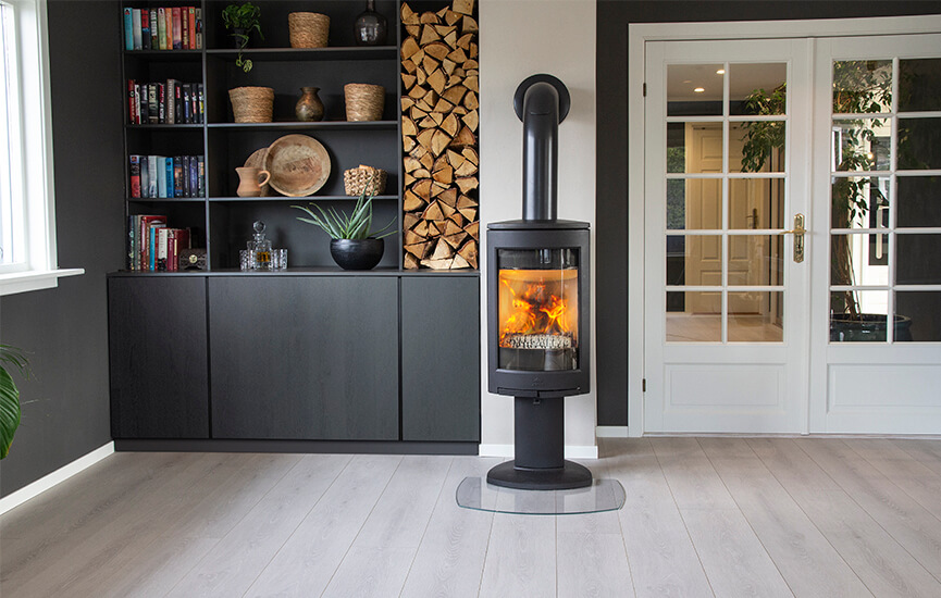 Från en stor gammal vedspis till en snygg modern kamin | Jotul